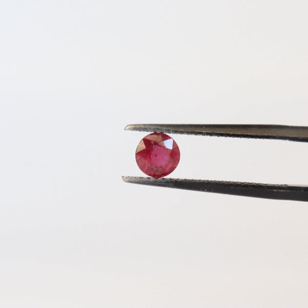 5.2mm Round Ruby Stone