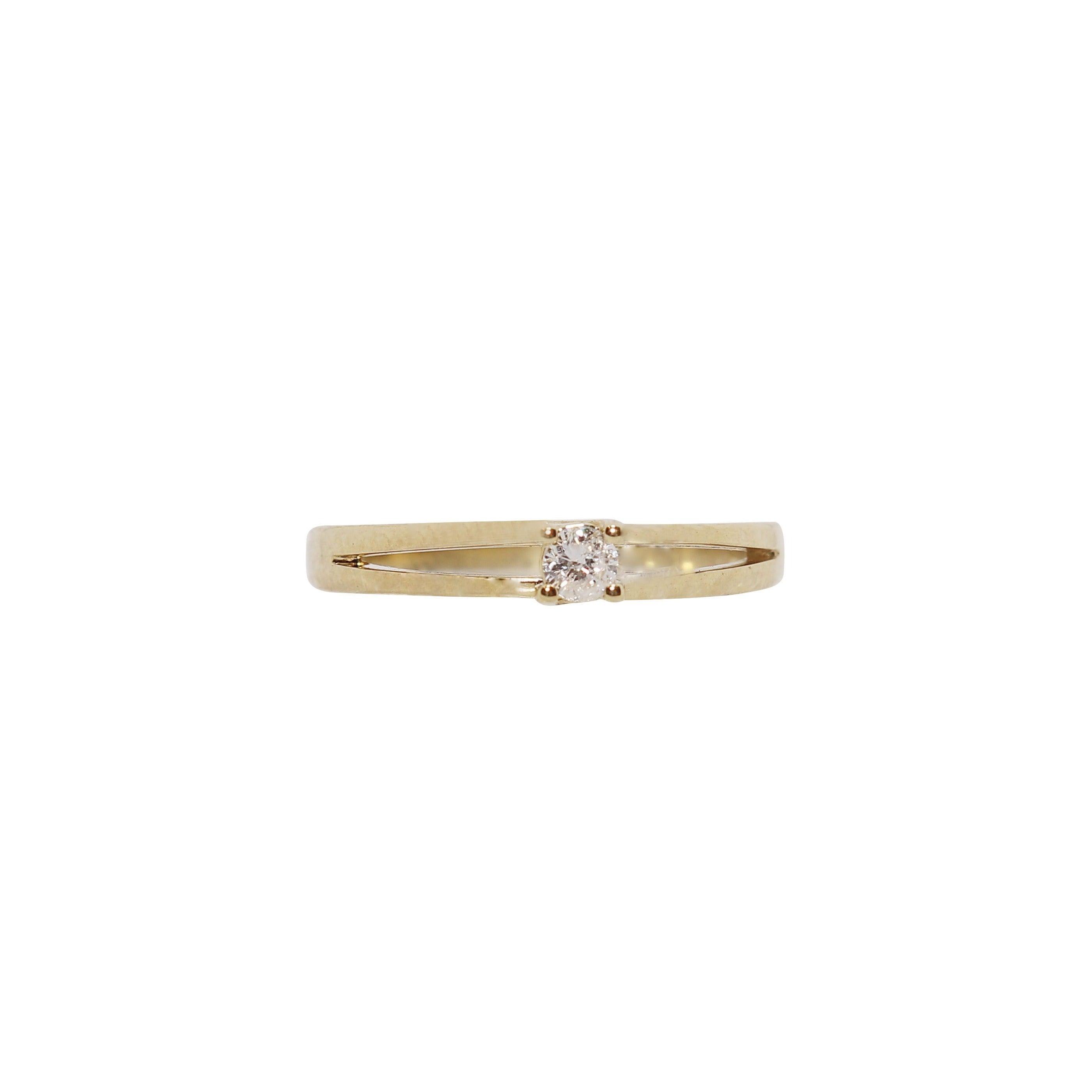 Yellow Gold split-band Diamond Ring